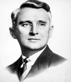 Dale Carnegie: Born the Nine of Hearts!
